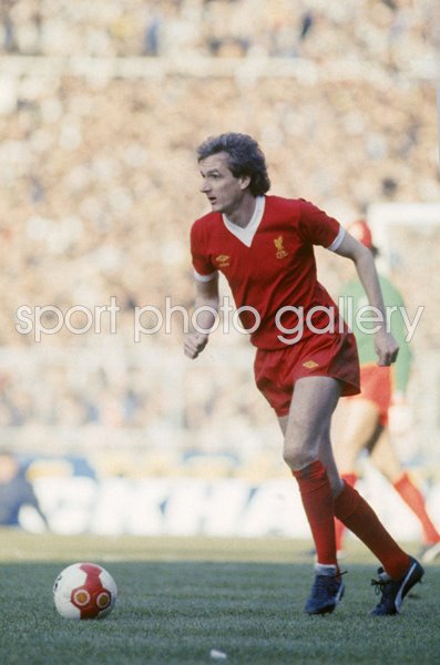 Phil Thompson Liverpool Milk Cup 1982 Images Football Posters