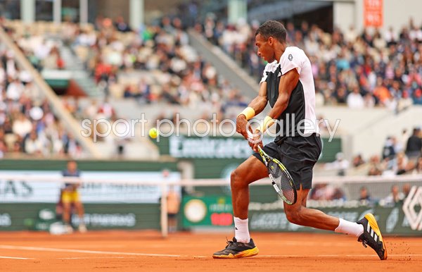 Felix Auger-Aliassime backhand v Carlos Alcaraz French Open Paris 2024 Images | Tennis Posters